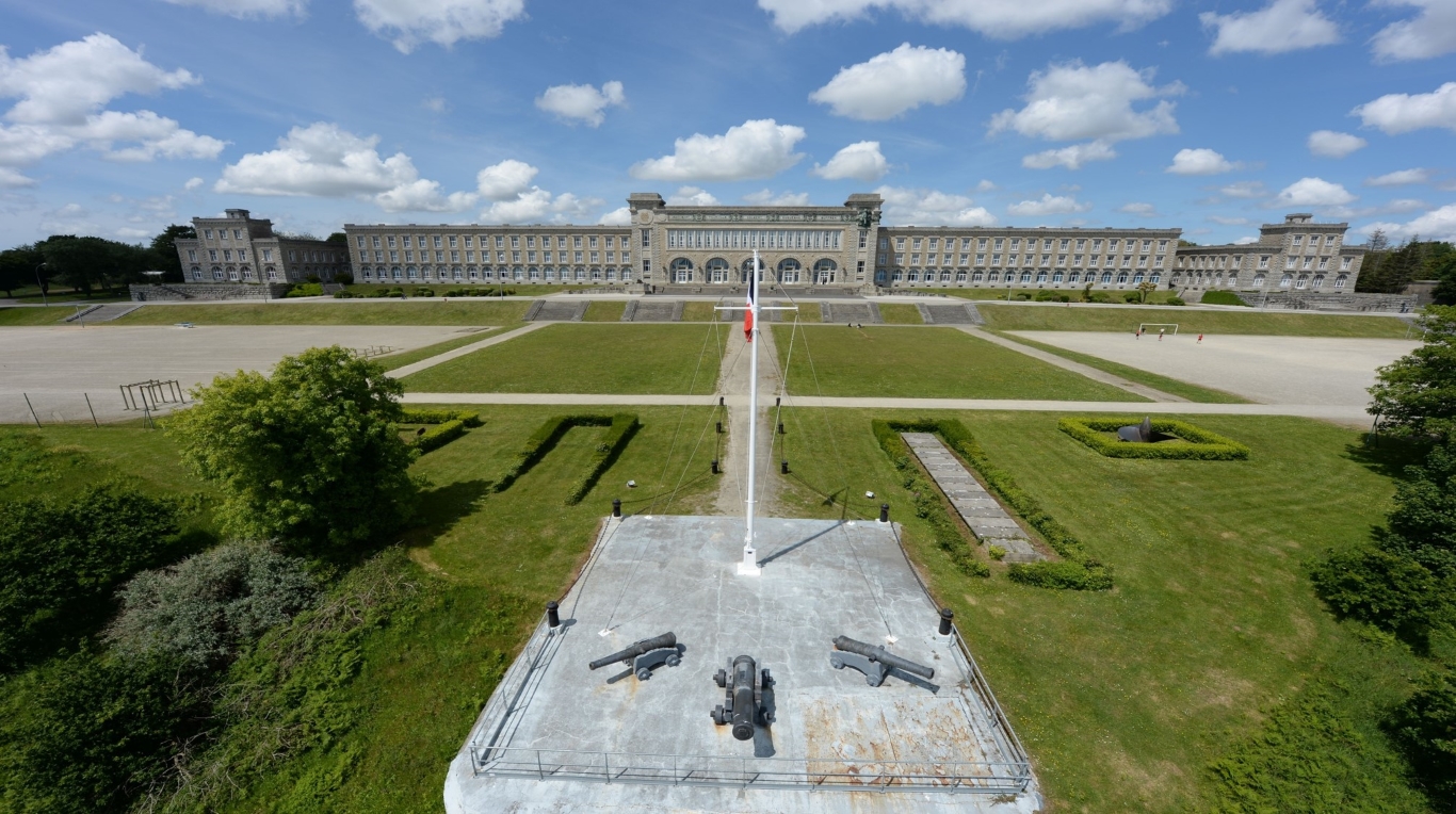 Journée académique des classes de défense au Centre d’Instruction naval de Brest | Académie de ...